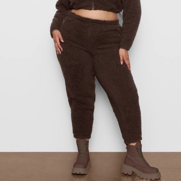 SKIMS | Pants & Jumpsuits | Teddy Jogger Espresso | Poshmark